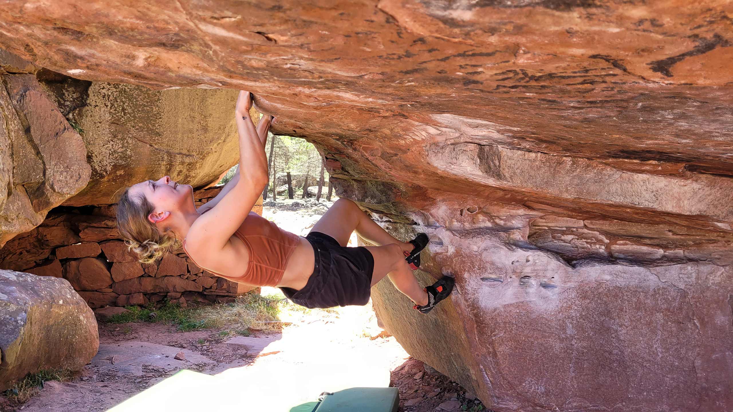 Albarracin Bouldering - Bouldering Holidays - Rock and Sun